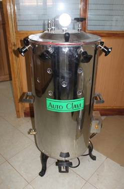 Microbiology Laboratory equipment - Medical School